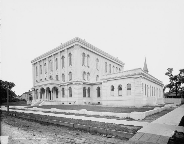 Mobile, Alabama, a colony of France, Britain and Spain – this {film and ...