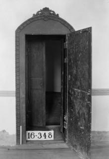 AUTHOR SUNDAY: Do you believe ghosts roam the halls of the old State ...